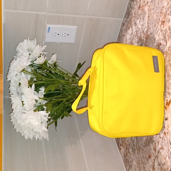 simple modern | Dining | Yellow Lunch Box | Poshmark